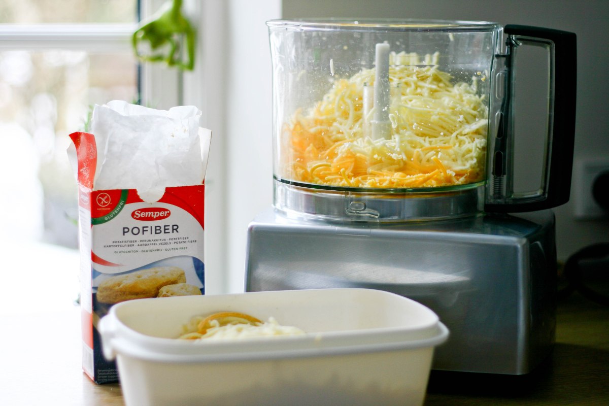 Revet ost – uden kulhydrat og klister – Ravfood